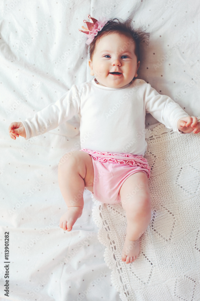 Baby princess foto de Stock | Adobe Stock