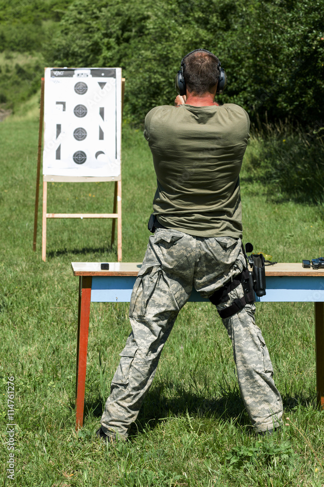 Police shooting practice at a shooting range Stock-Foto | Adobe Stock