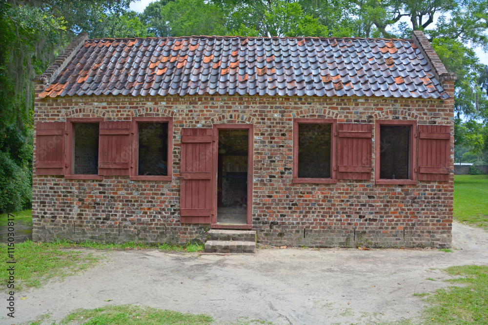 Slave cabins in Boone Hall Plantation in Mount Pleasant, the slave ...