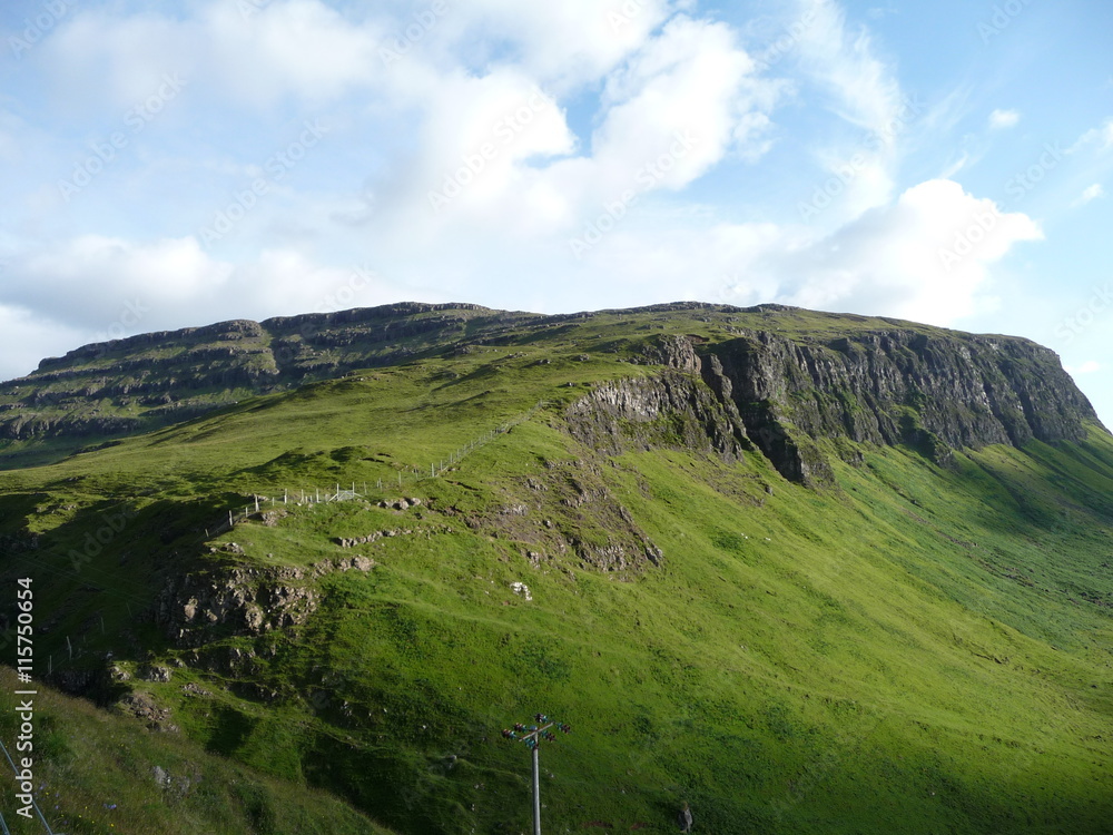 Fotka „Contours and colours of hills on the West coast of Mull ...