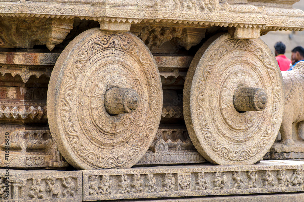 Big wheels of stone chariot in Vittala temple, Hampi, India Stock Photo ...