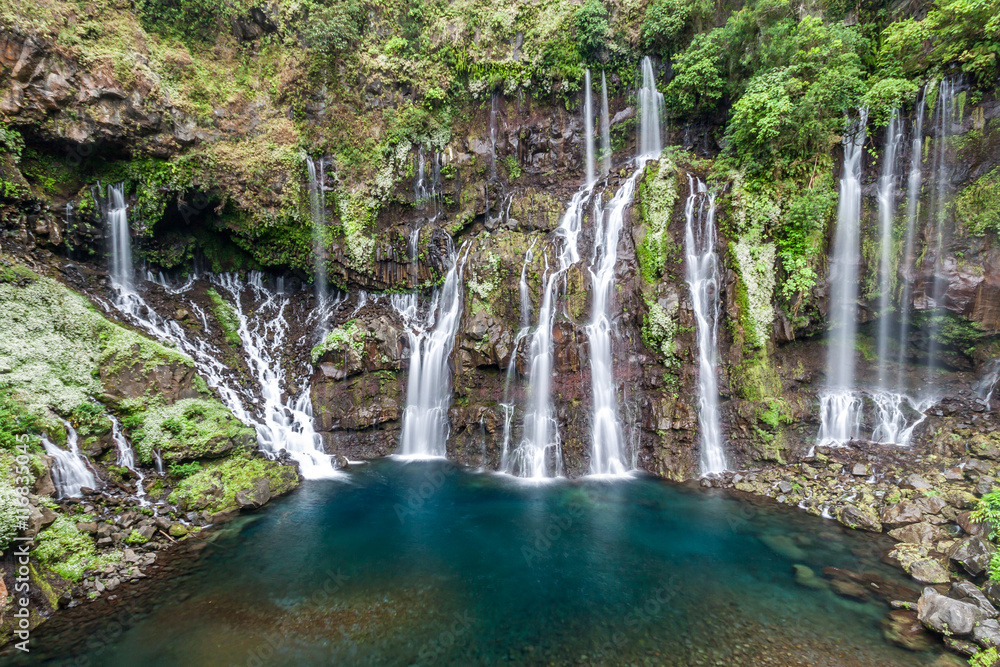 Foto de Cascade Cascade Grand Galet à l'île de la Réunion do Stock ...