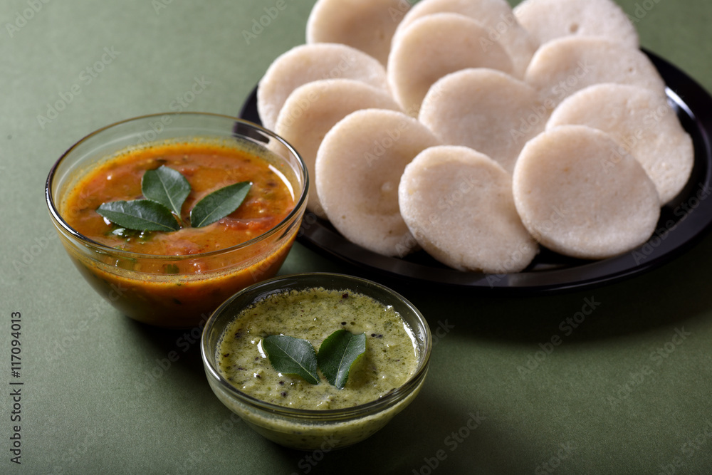 Foto de Idli with Sambar and coconut chutney, Indian Dish : south ...