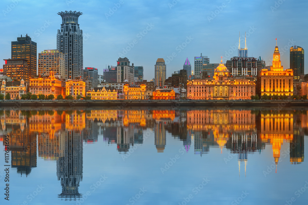 Skyline of The Bund, marvellous historical buildings and Huangpu River ...