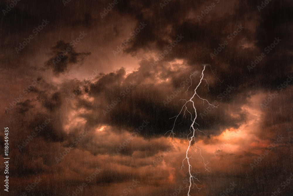 Foto de Unwetter Gewitter mit Regen und Blitz do Stock | Adobe Stock