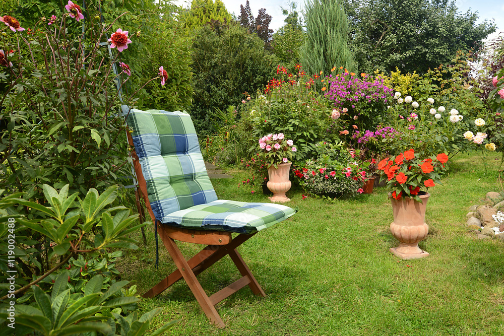 Garten 680 Stock-Foto | Adobe Stock