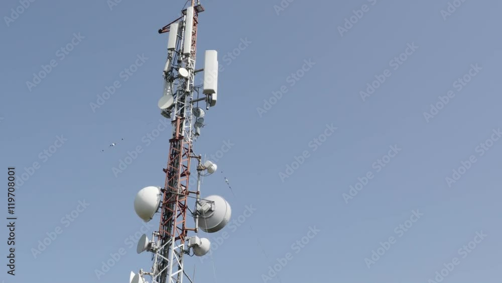 Pannels on telecommunication repeater antenna system background 4K ...