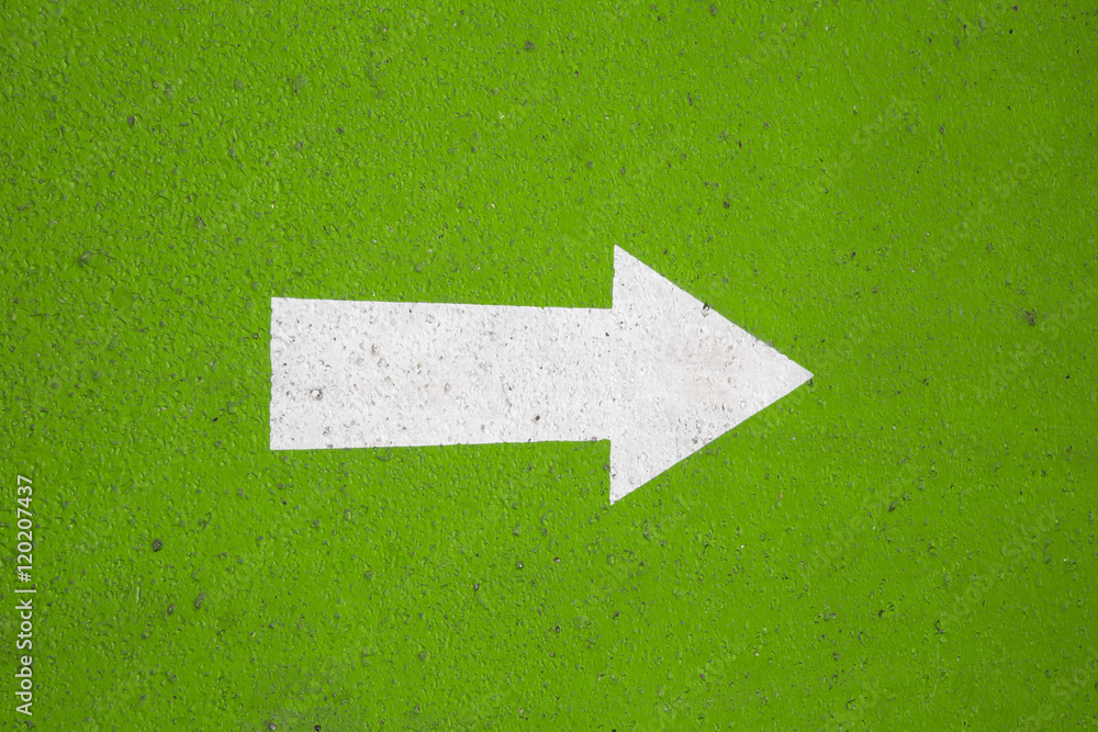 Pfeil / Strassenpfeil / Wegweiser Stock-Foto | Adobe Stock