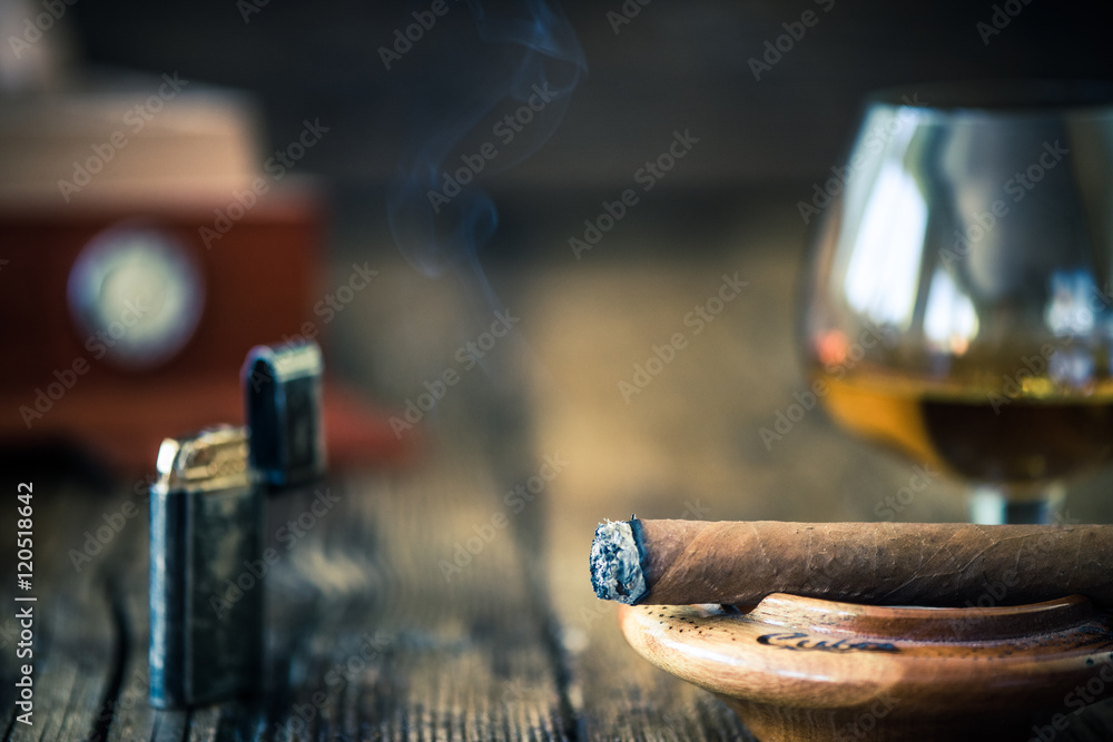 Foto Stock smoking cigar close up view | Adobe Stock
