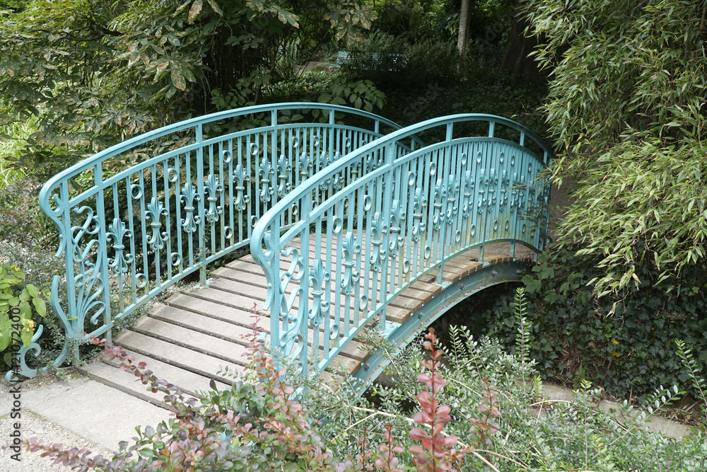 Foto Stock petit pont de parc | Adobe Stock