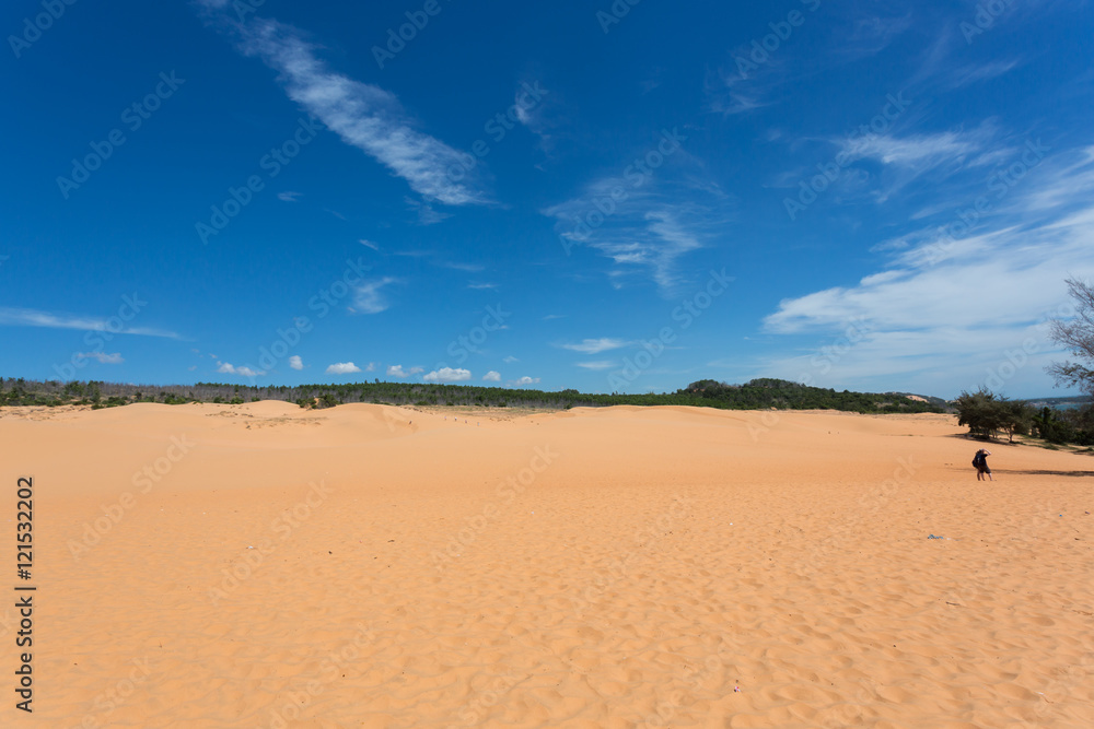 red sand dune desert in Mui Ne, Vietnam Stock-Foto | Adobe Stock