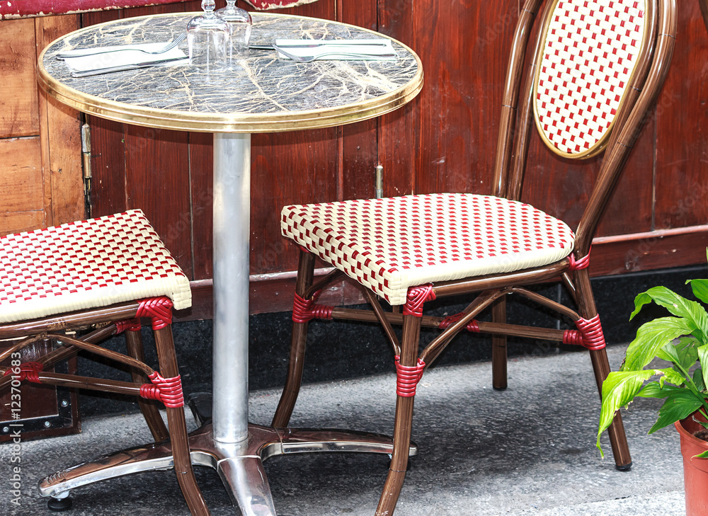 Small Bistro Tables For Two