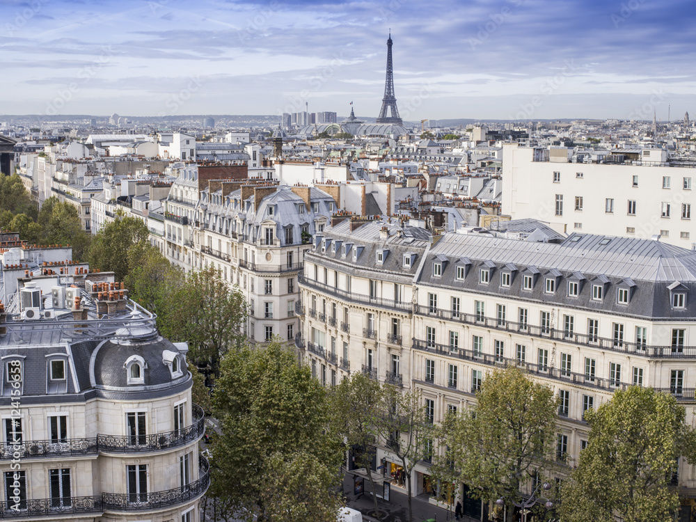Les toits de Paris depuis Haussmann Stock Photo | Adobe Stock
