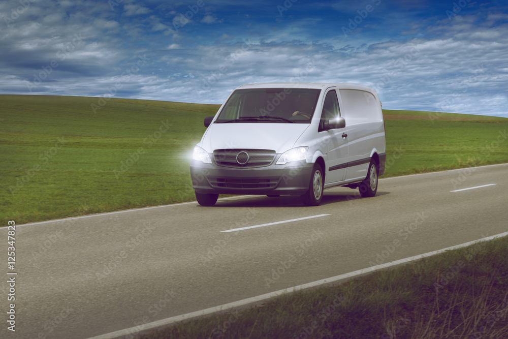 Transporter Foto Stok | Adobe Stock