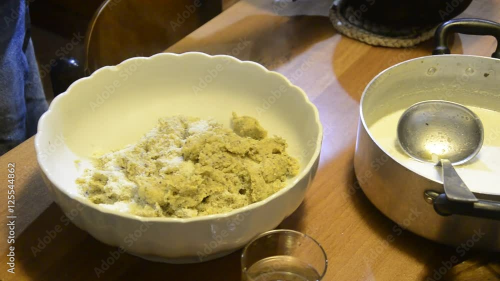 Video Stock Polenta quinciade Poletà Полента Poleta Պոլենտա 波倫塔 ուտեստ ...