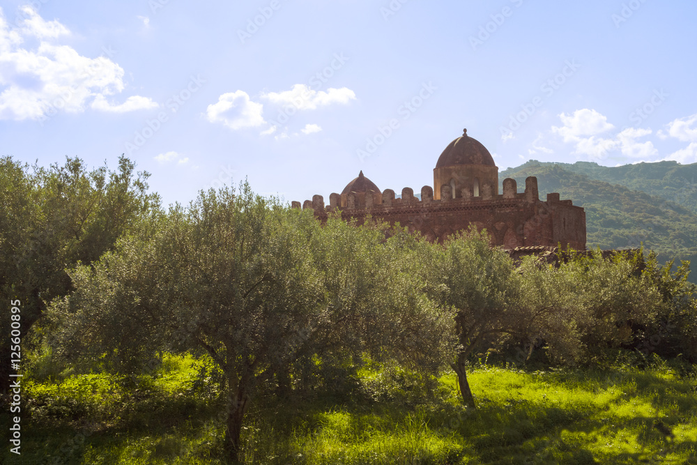 La Basilica dei Santi Pietro e Paolo in Agrò - panoramica esterna delle ...