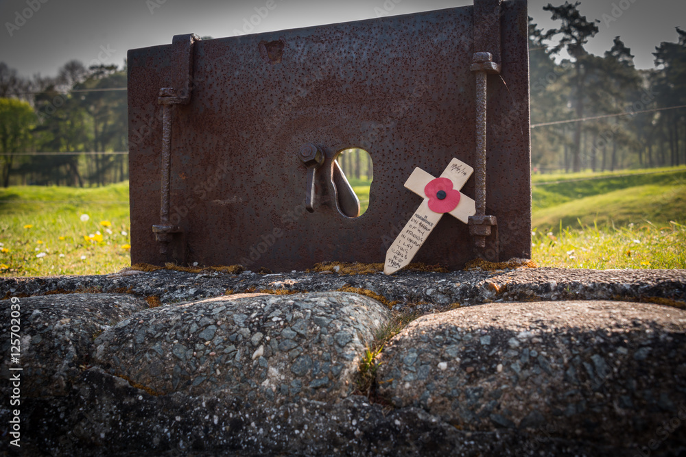 Foto de First World War trench firing step shield, Vimy Ridge trench ...