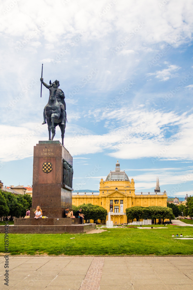 Monument of the Croatian King Tomislav and art pavilion in colorful ...