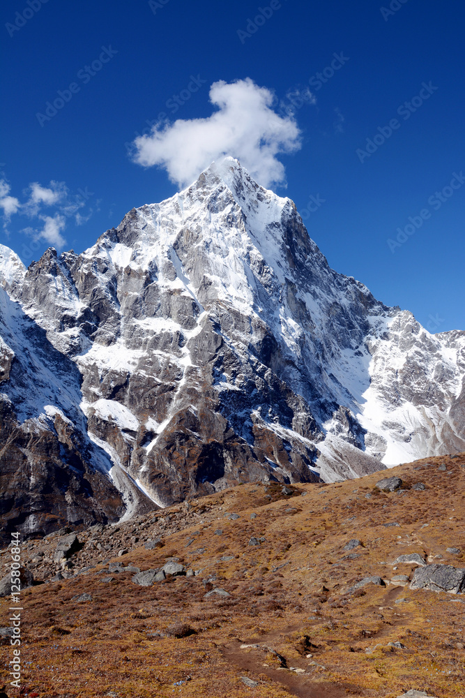 Hiking in Khumbu Valley in Himalayas mountains, Kala Pattar and Everest ...