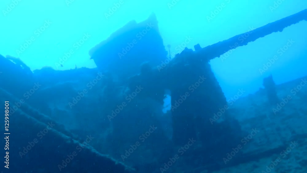 The two Anti-Aircraft Guns mounted at the Stern of the SS Thistlegorm ...