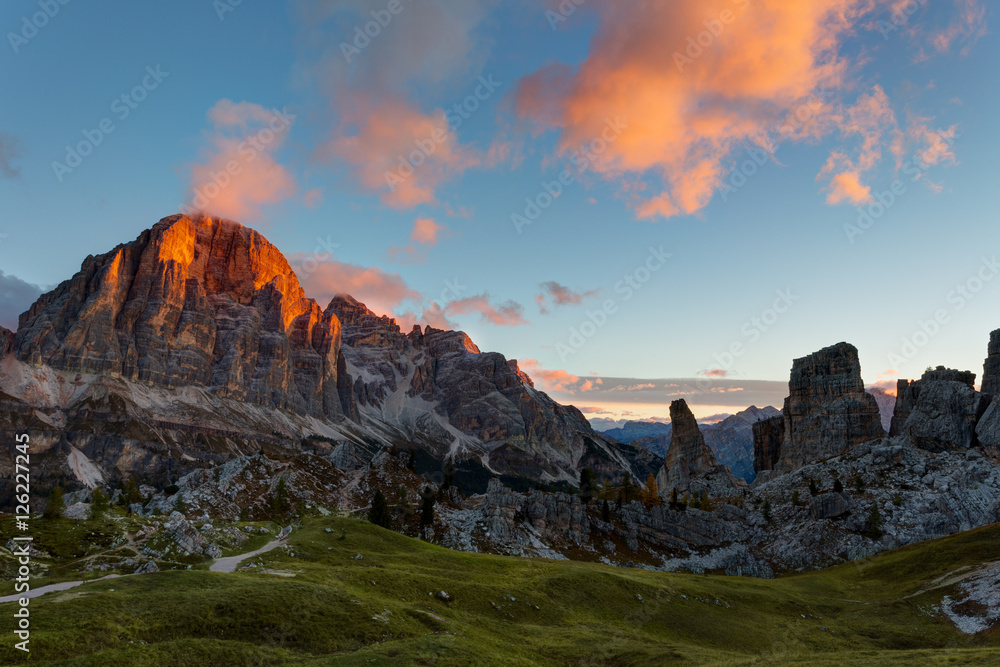 Mountain Cinque Torri (The Five Pillars) at sunrise, Dolomites, Italy ...