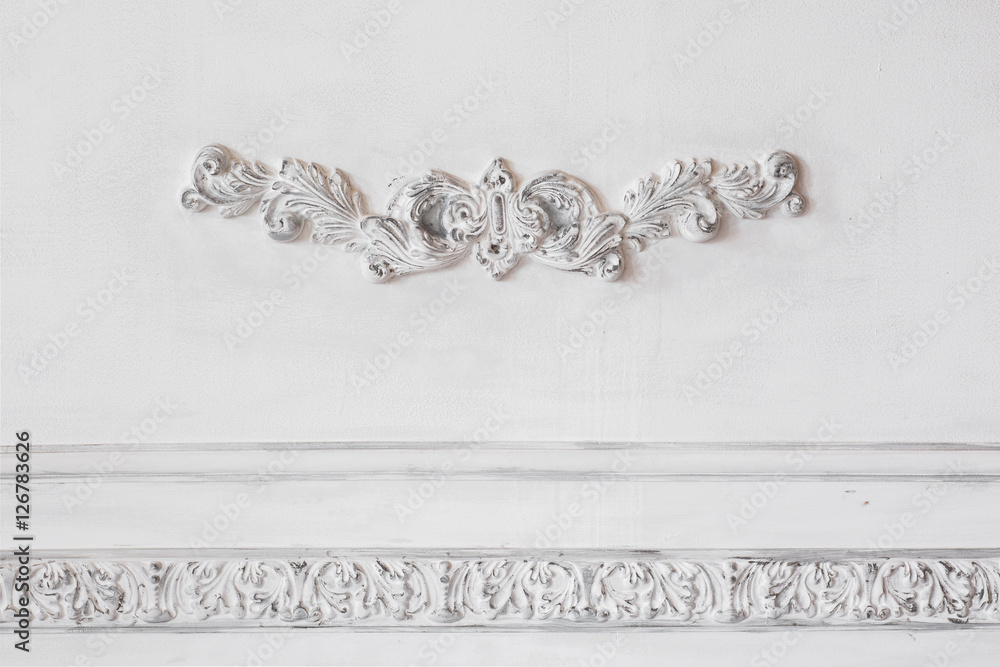 Luxury white wall design bas-relief with stucco mouldings roccoco ...