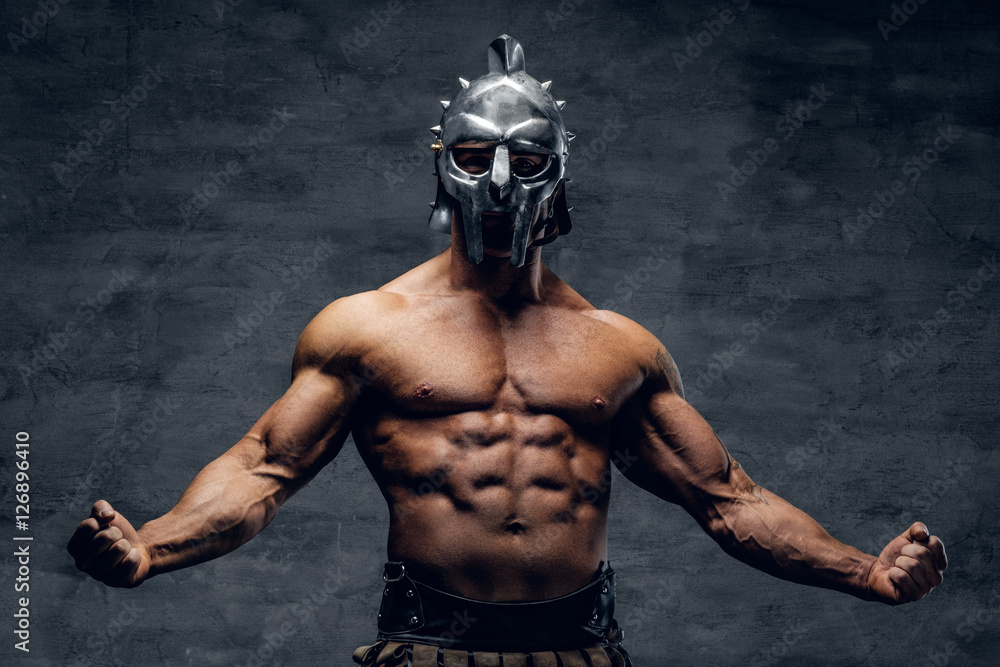 Póster Muscular man in a gladiator silver helmet. – Cuadro para Pared ...
