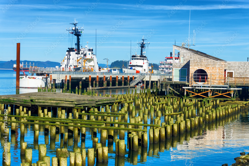 Poster Old Docks in Astoria – Wall Art | UkPosters