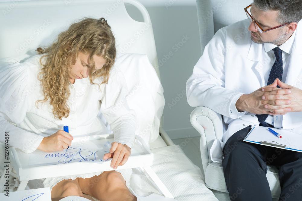 Psychiatrist and mental hospital patient Stock-Foto | Adobe Stock