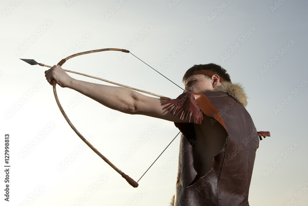 Robin Hood. Archer with arrow and long bow foto de Stock | Adobe Stock