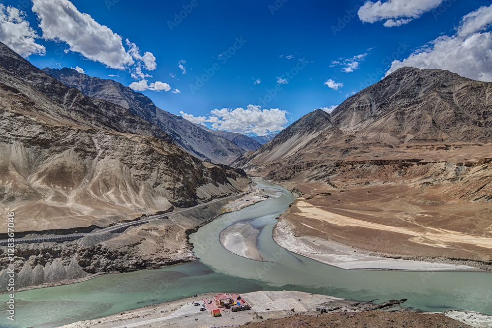 Confluence of Zanskar and Indus rivers - Leh, Ladakh, India Stock Photo ...