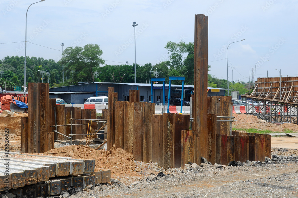 Temporary steel sheet retaining wall using sheet pile cofferdam method ...