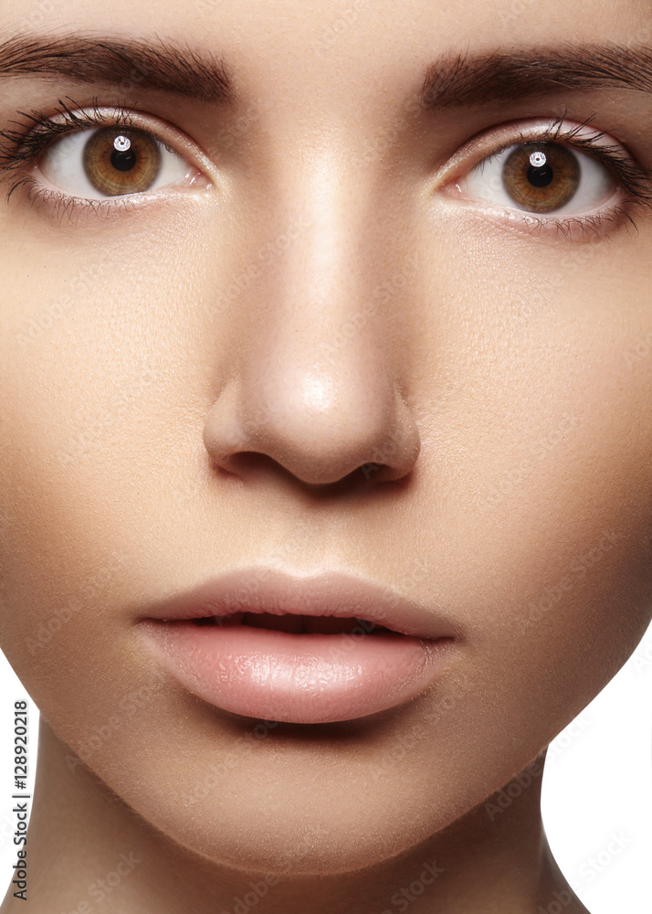 Beautiful young woman with perfect clean shiny skin, natural fashion ...