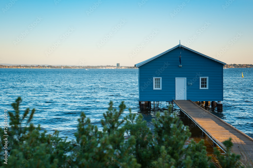 Sunset over the Matilda Bay boathouse in the Swan River in Perth ...