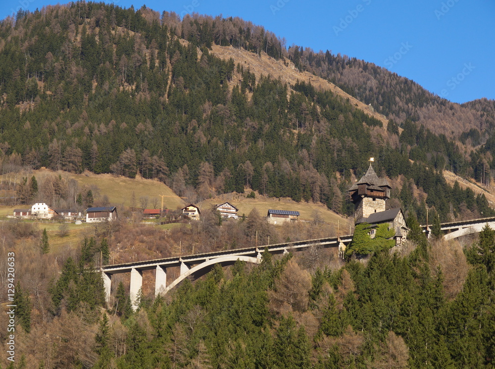 Burg Niederfalkenstein im Mölltal / Kärnten /Österreich an der ...