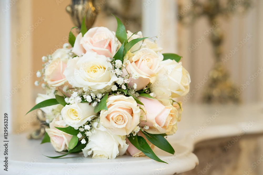White, beige wedding bouquet. Bride Stock-Foto | Adobe Stock