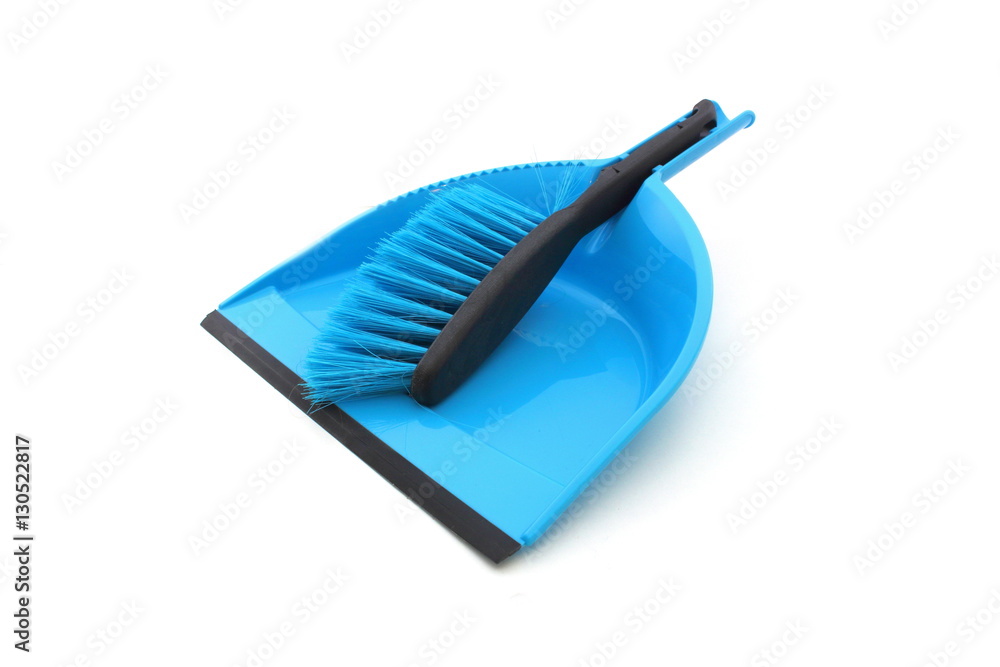 Foto Stock Handfeger und Schaufel auf weissen hintergrund | Adobe Stock