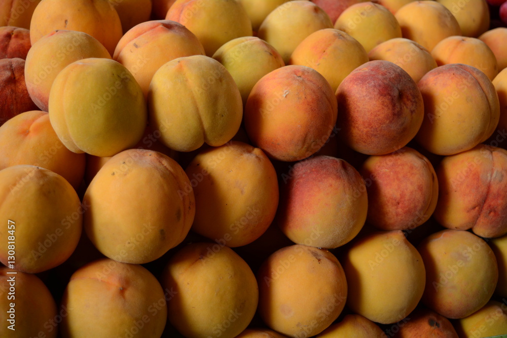 Pêssego, fruta da estação Stock Photo | Adobe Stock