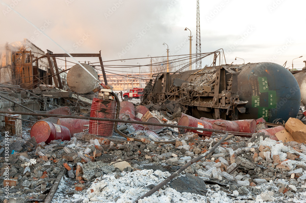 fire and explosion foto de Stock | Adobe Stock