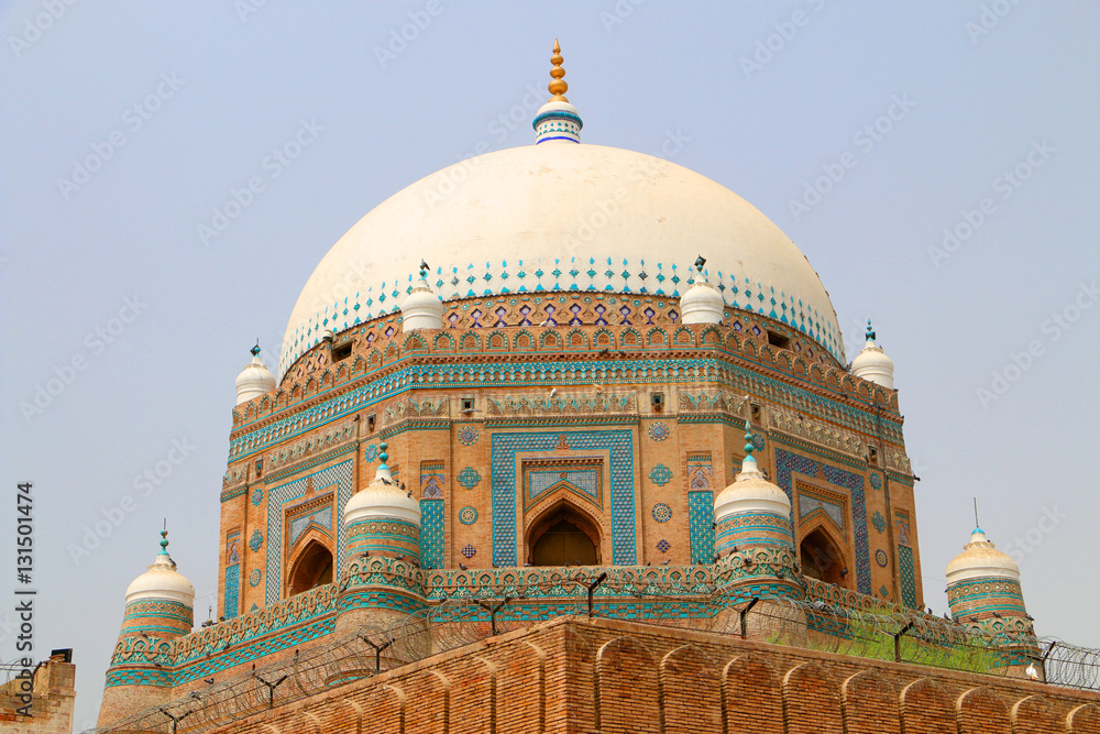 Tomb of Shah Rukn-e-Alam in Multan Pakistan. Over 100,000 people visit ...