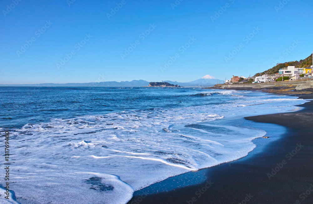 稲村ガ崎からの富士山と江ノ島 Stock Photo | Adobe Stock