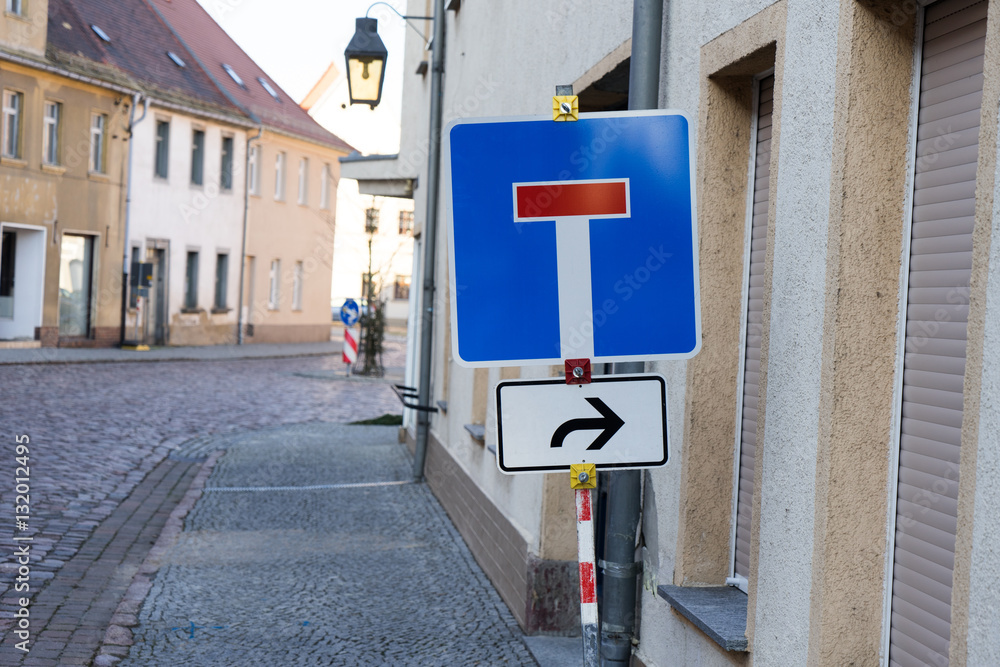 Sackgasse / Verkehrszeichen Sackgasse Stock-Foto | Adobe Stock