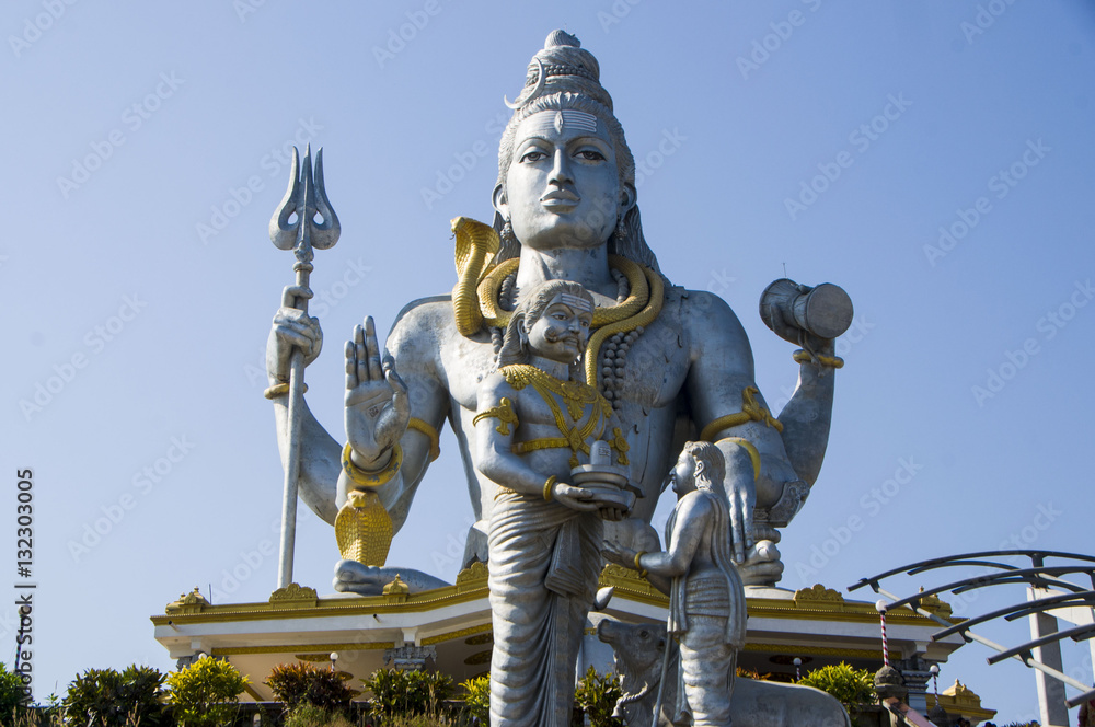 Foto de Hindu temple of Lord Shiva called Murdeshvar do Stock | Adobe Stock