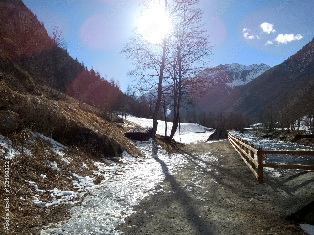Sentiero di montagna Stock Photo | Adobe Stock
