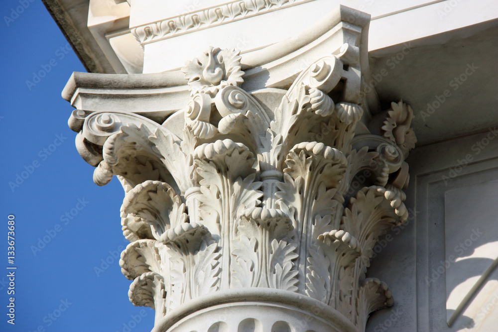 Foto de Chapiteau corinthien à feuilles d'acanthe en marbre do Stock ...