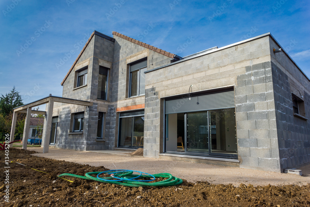 chantier d'une maison en construction Stock Photo | Adobe Stock