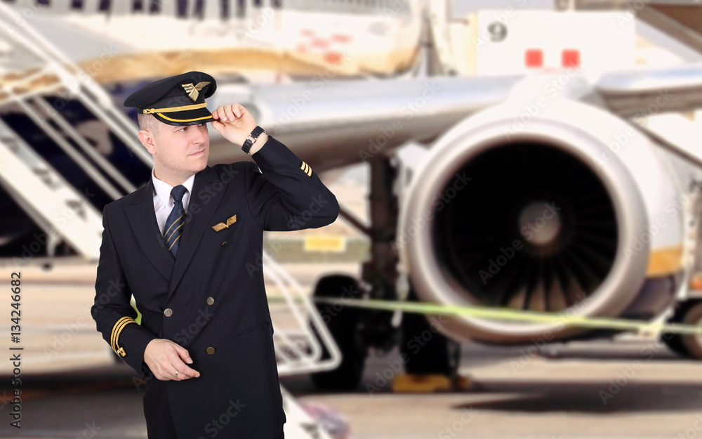 Fotografia do Stock: pilot at the airport | Adobe Stock
