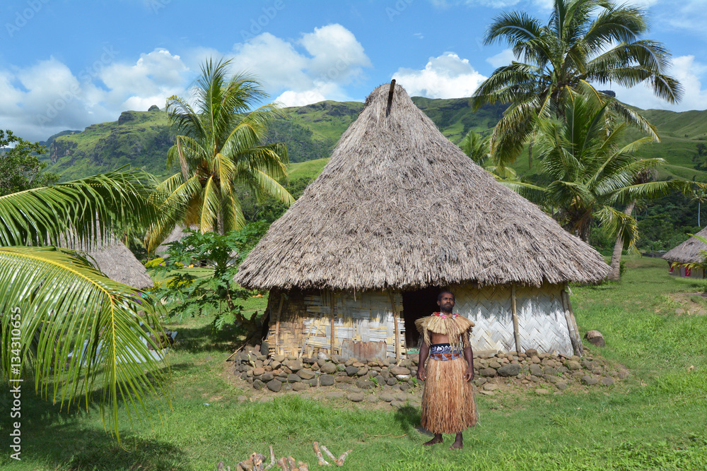 Indigenous Fijian man dressed in traditional Fijian costume, sta Stock ...