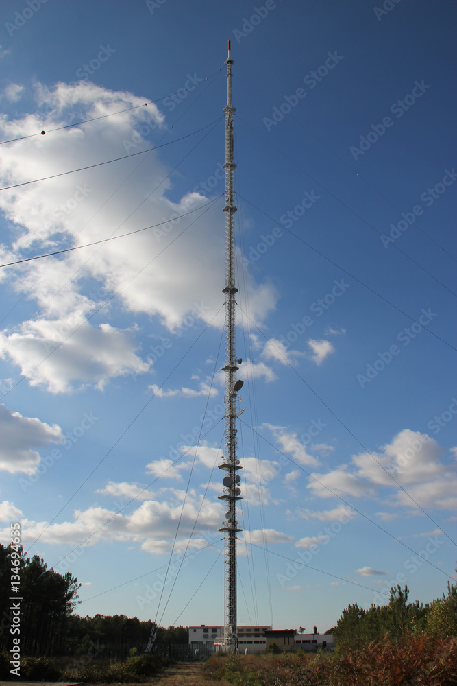 Foto Stock Antenne relai TV | Adobe Stock