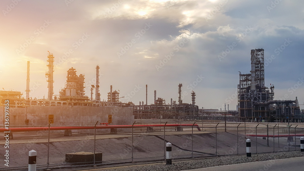 Oil and gas refinery, offshore Stock-Foto | Adobe Stock